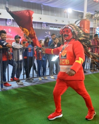 RCB Fans Create Guinness World Record For Most Cricket Runs Between The ...