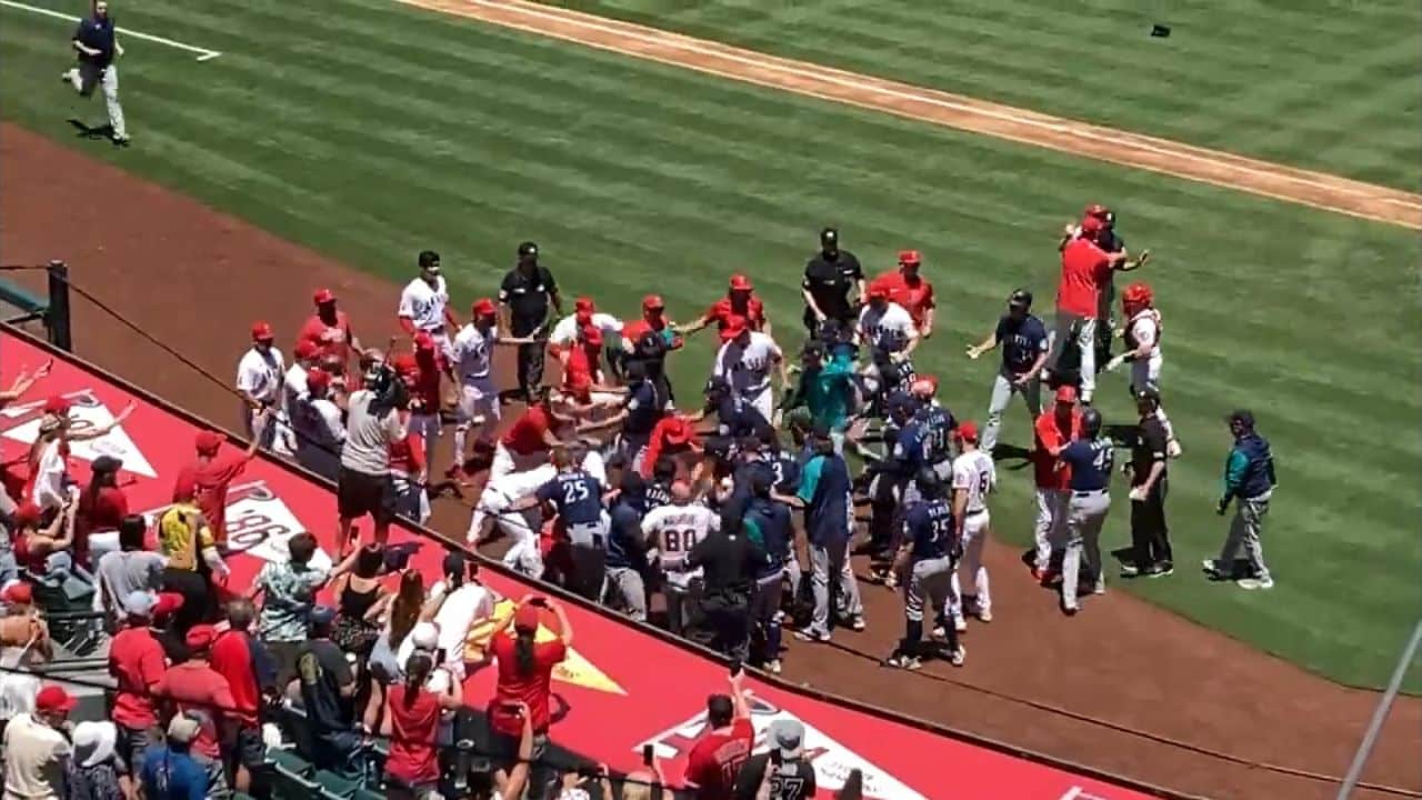 Watch Massive Fight Breaks Out During Angels Vs Mariners As Benches Are ...