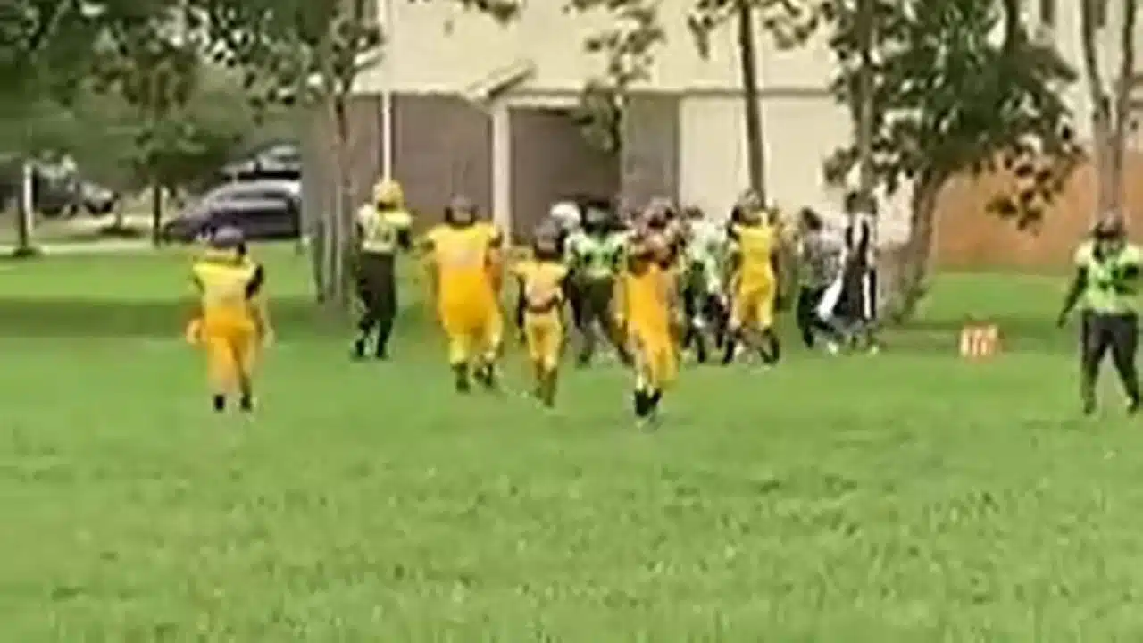Watch Texas Mom Banned From Pee Wee Football Game After She Abused And ...