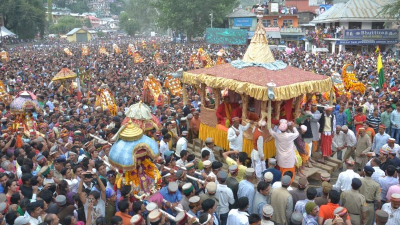 Kullu Dussehra Festival 2022 Date, Star Night Program List, Singer Name ...