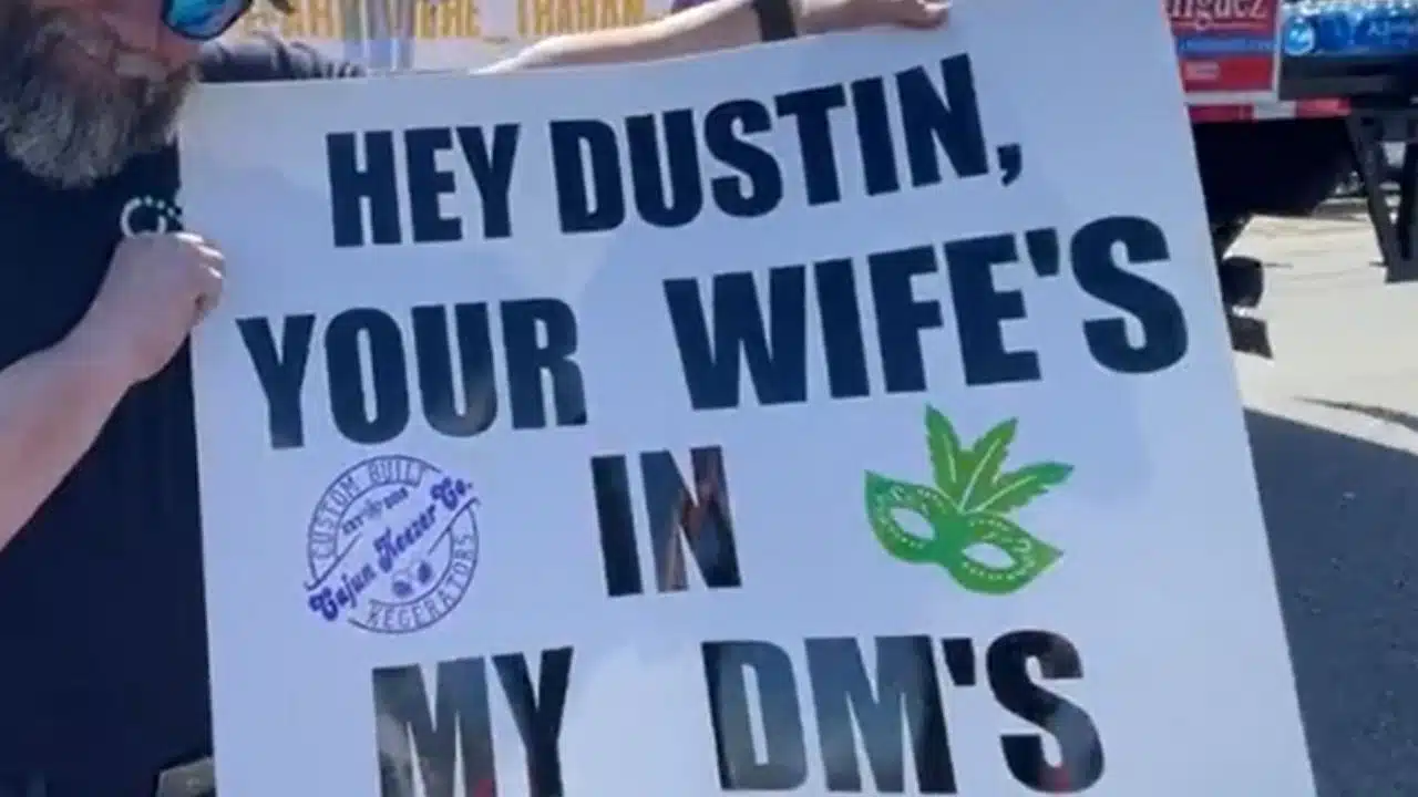Watch "Wife In My DMs," Dustin Poirier Slaps Heckler With Conor ...