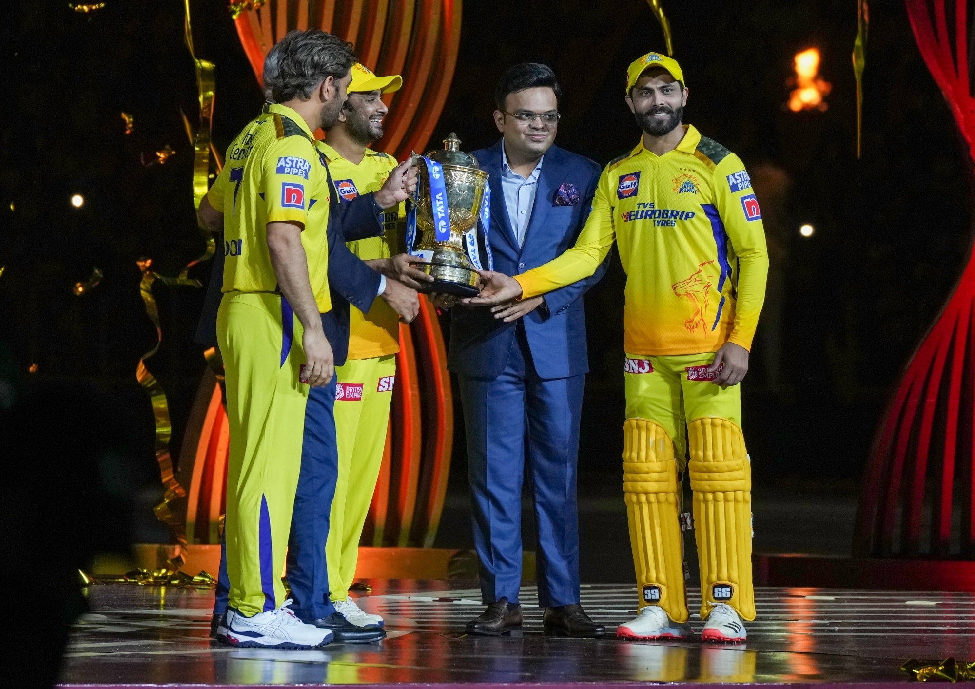 'Simplicity At Its Best': Dhoni Stands Behind As Teammates Celebrate ...