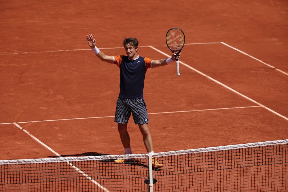 French Open: Ruud Beats Zhizhen To Seal His Spot In Fourth Round - The ...